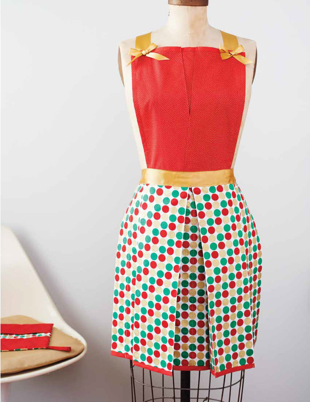 Fabulous Fat Quarter Aprons Sewing Pattern Book by Mary Beth Temple fo